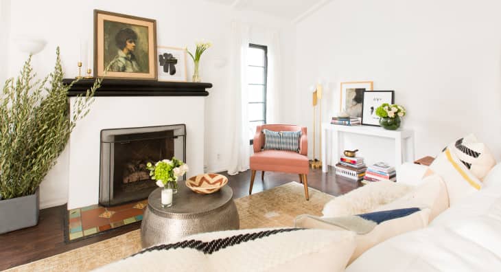 These Are the Things That Clutter a Living Room Most, According to ...