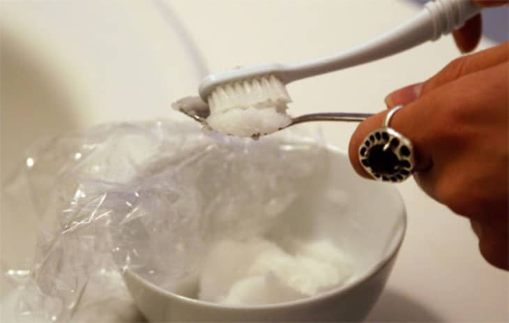 DIY Recipe: Baking Soda Toothpaste | The Kitchn