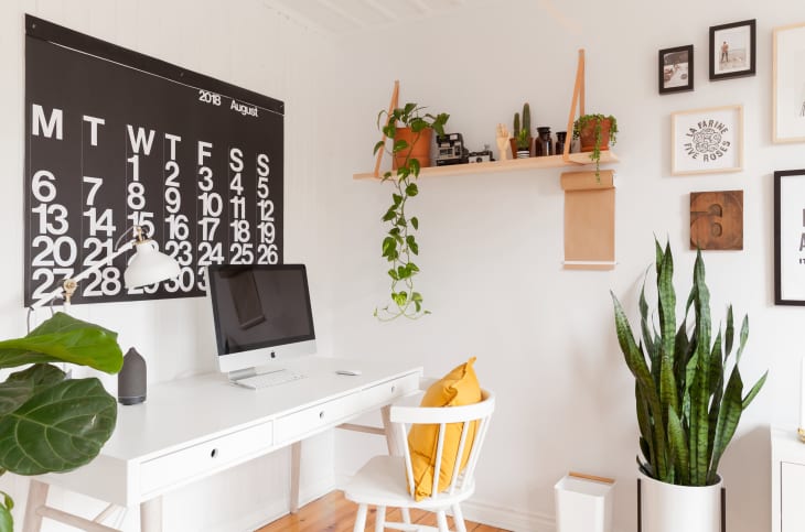 10 Best Low-Profile Desks for Small Spaces for 2022 | Apartment Therapy