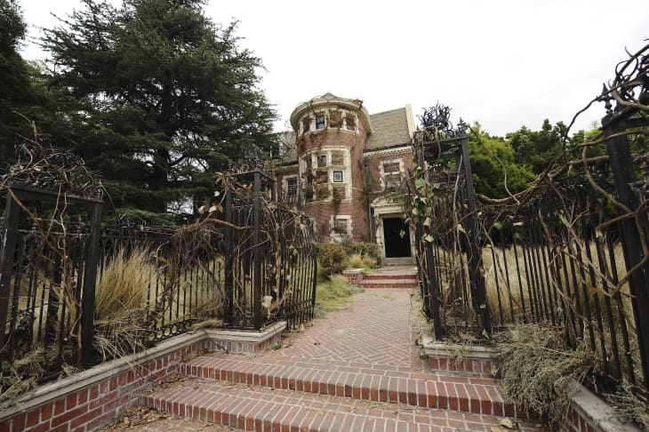 American Horror Story Murder House Owners Rosenheim Mansion Lawsuit ...