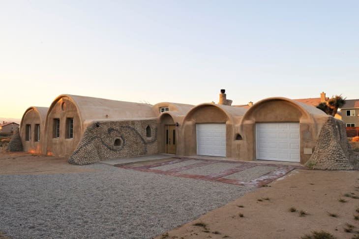 CalEarth Is Building Sustainable Homes Out of "SuperAdobe" | Apartment ...