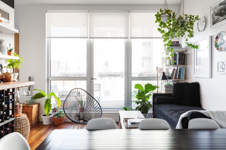 How to Decorate a Small Space With Large Scale Pieces | Apartment Therapy