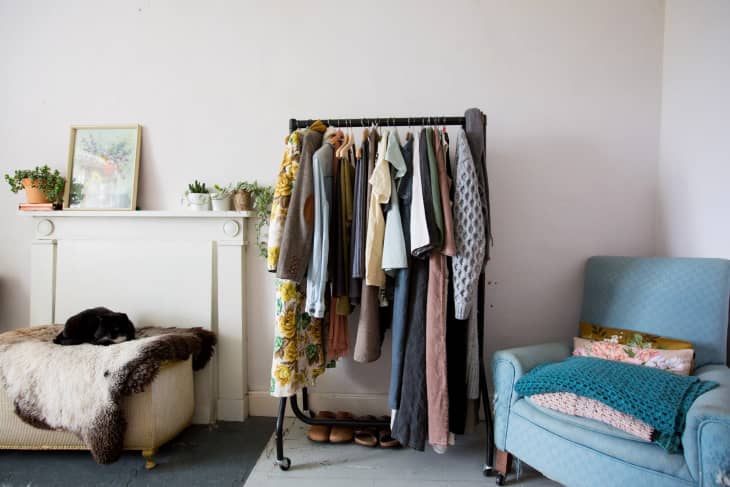 The Best Closet and Clothes Decluttering Checklist | Apartment Therapy