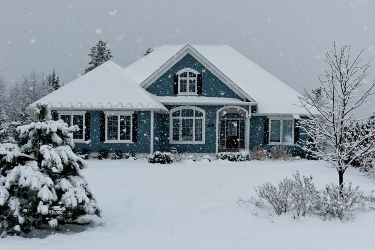 What to Have at Home for Winter Weather Emergencies | Apartment Therapy