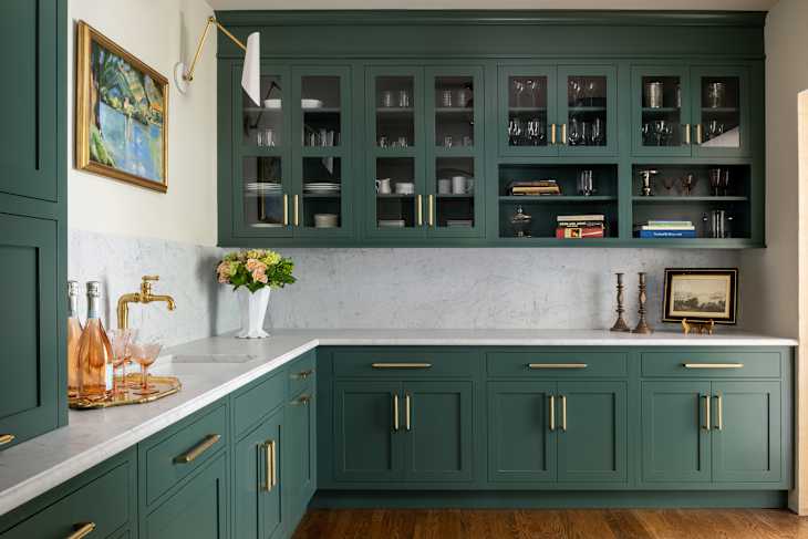 15 Scullery Kitchen Ideas for Functional Design and Layout | Apartment ...