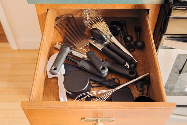 A Pro Organizer’s Advice Instantly Decluttered My Utensil Drawers | The ...