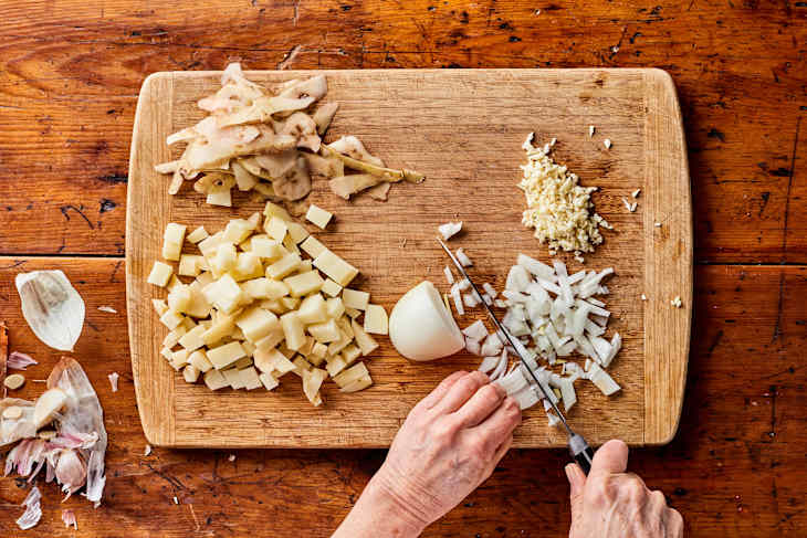 How to Clean Stained Cutting Board: Easy & Effective Tips - Kitchen