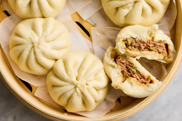 Chinese Steamed Buns Chinese Pulled Pork Steamed Buns (Bao Buns)