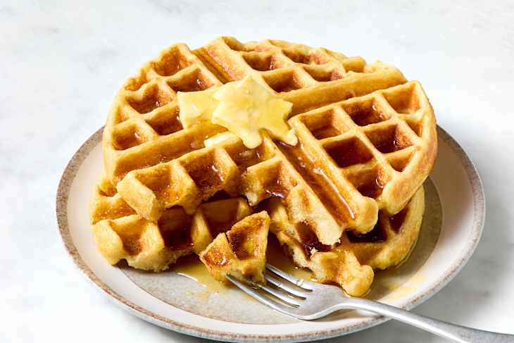 This "Adorable" Mini Waffle Maker Has Over 4,000 5-Star Reviews | The ...