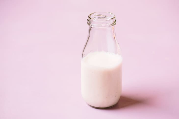 Milk Color Lids Meaning – Whole, Skim, Chocolate | The Kitchn