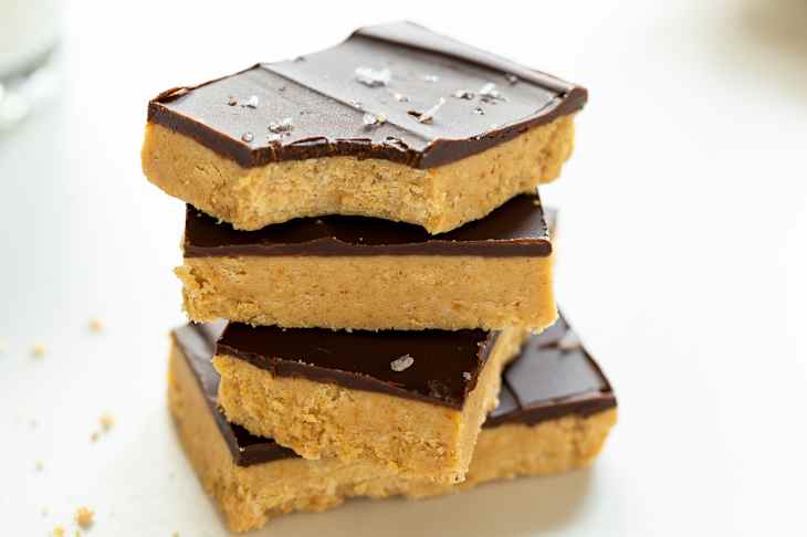 I Tried the Famous Lunch Lady Peanut Butter Bars | The Kitchn
