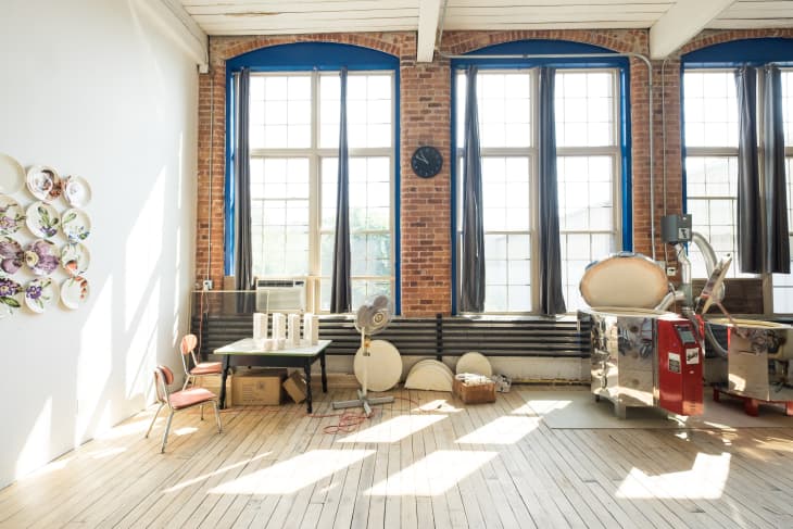 Interiors With Bright Painted Window Frames | Apartment Therapy