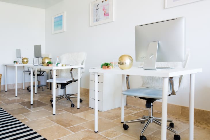 Dirty Desks: Cleaning Hacks for Your Cubicle | Apartment Therapy