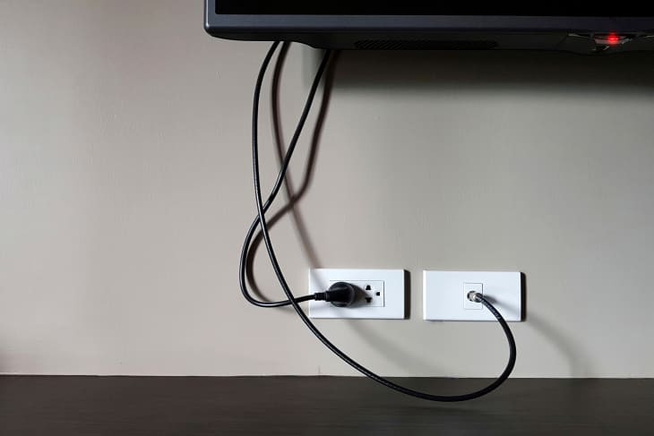This Ingenious Amazon Find Keeps Electrical Outlets from Looking ...