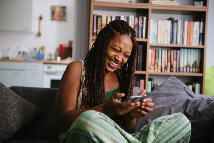5 Ways to Feel Connected to Loved Ones You're Missing | Apartment Therapy