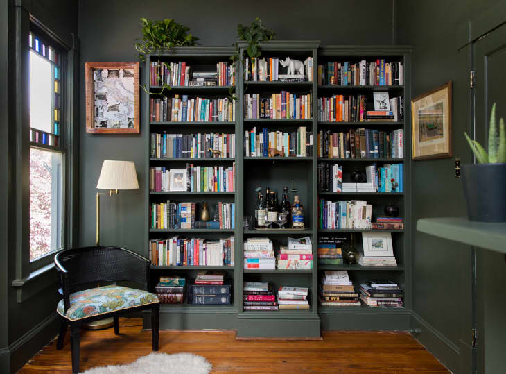 TikToker Gaves Bookcase a “Moody Cottagecore” Makeover | Apartment Therapy