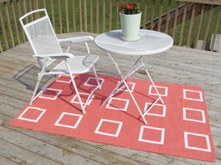 Easy DIY Outdoor Rug | Apartment Therapy