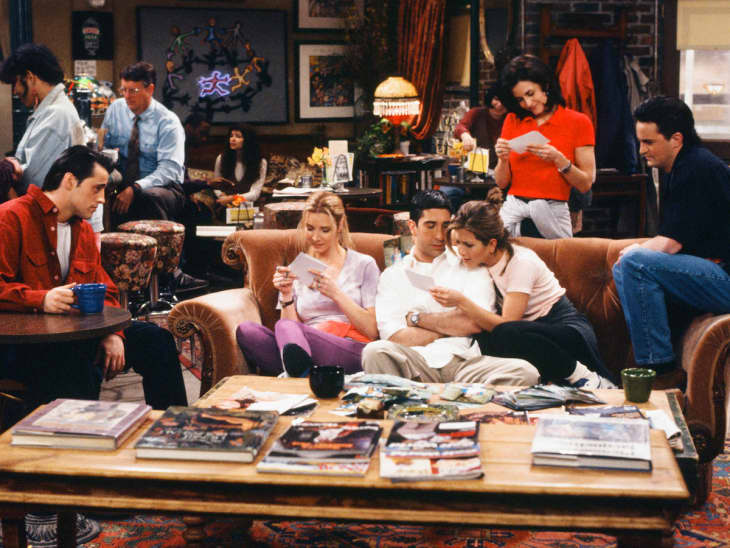New ‘Friends’ Polly Pocket Set Is the Ultimate ‘90s Mashup | Apartment ...