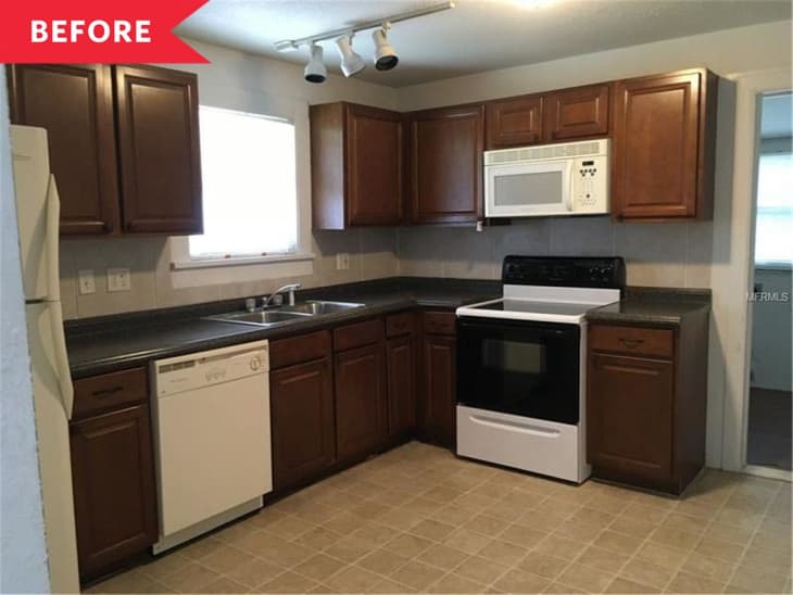 The 7 Best Builder-Grade Kitchen Makeovers from Apartment Therapy | The ...