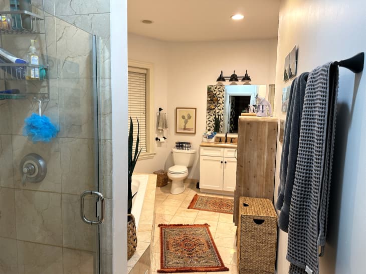 How a Home Stager Improved My Primary Bathroom | Apartment Therapy