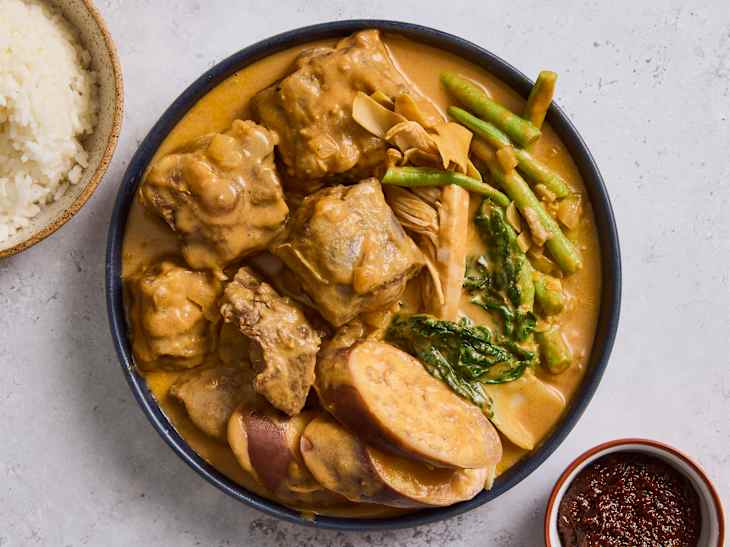 Kare-Kare Recipe (Filipino Oxtail and Peanut Stew with Vegetables ...