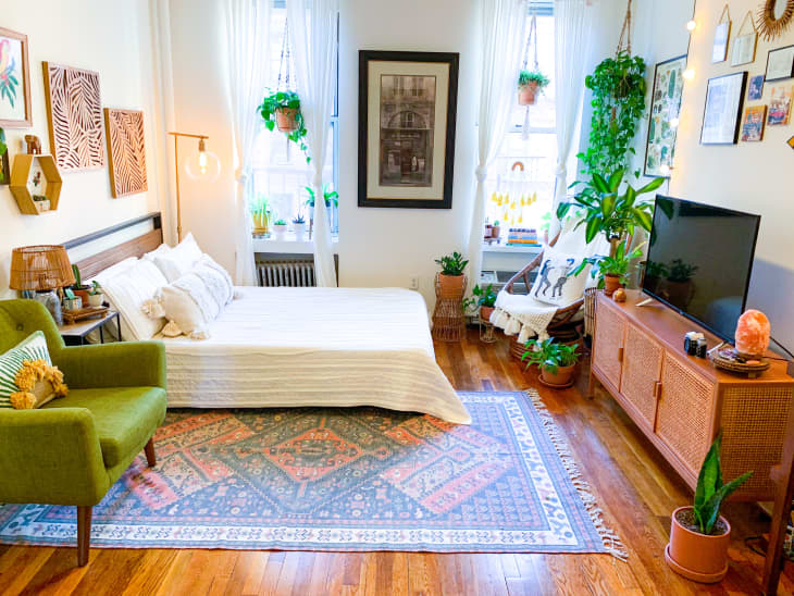 Tiny 280-Square-Foot Manhattan Studio Apartment Tour Photos | Apartment ...