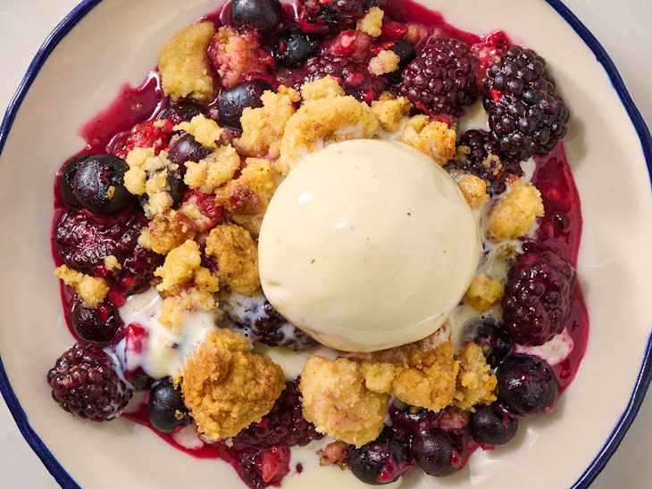 Easy Berry Crumble Recipe (THE Best!) | The Kitchn