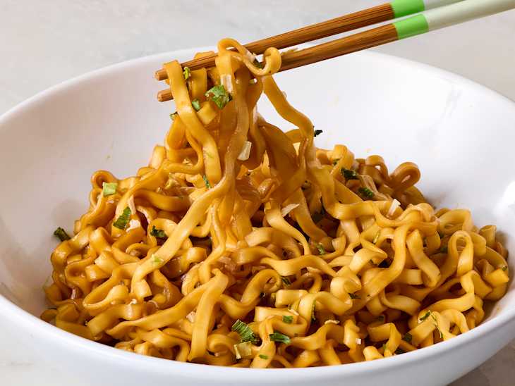 Momofuku’s “Delicious” Noodle Pack Is Perfect for Easy Dinners | The Kitchn
