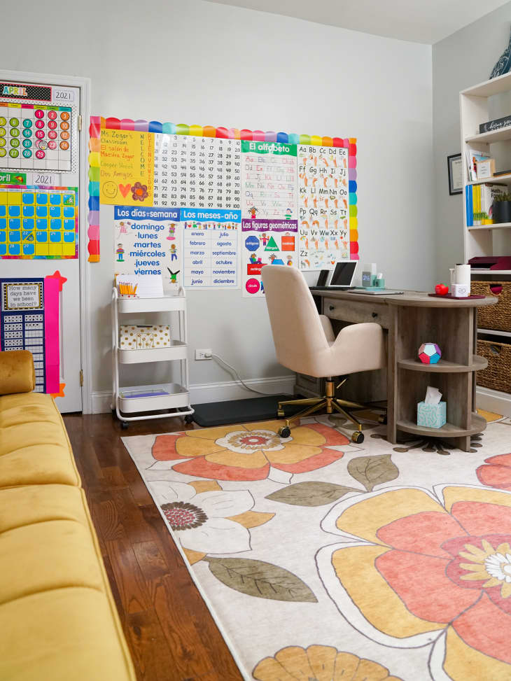 How a Teacher Turned Her Living Room into a Virtual Classroom ...
