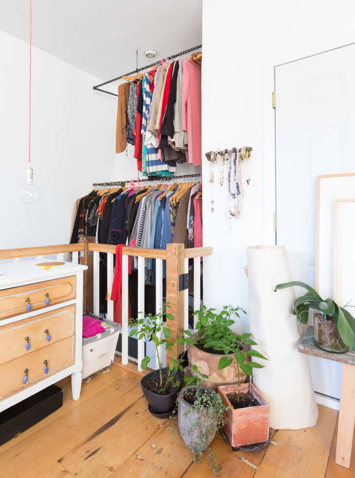 How to Store Winter Clothes Correctly: Everything to Know | Apartment ...