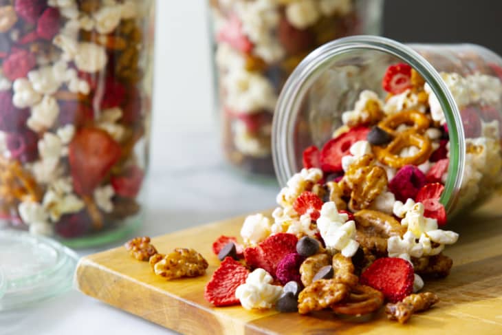 Berry Walnut Trail Mix Is the Afternoon Snack You’ve Been Waiting For ...
