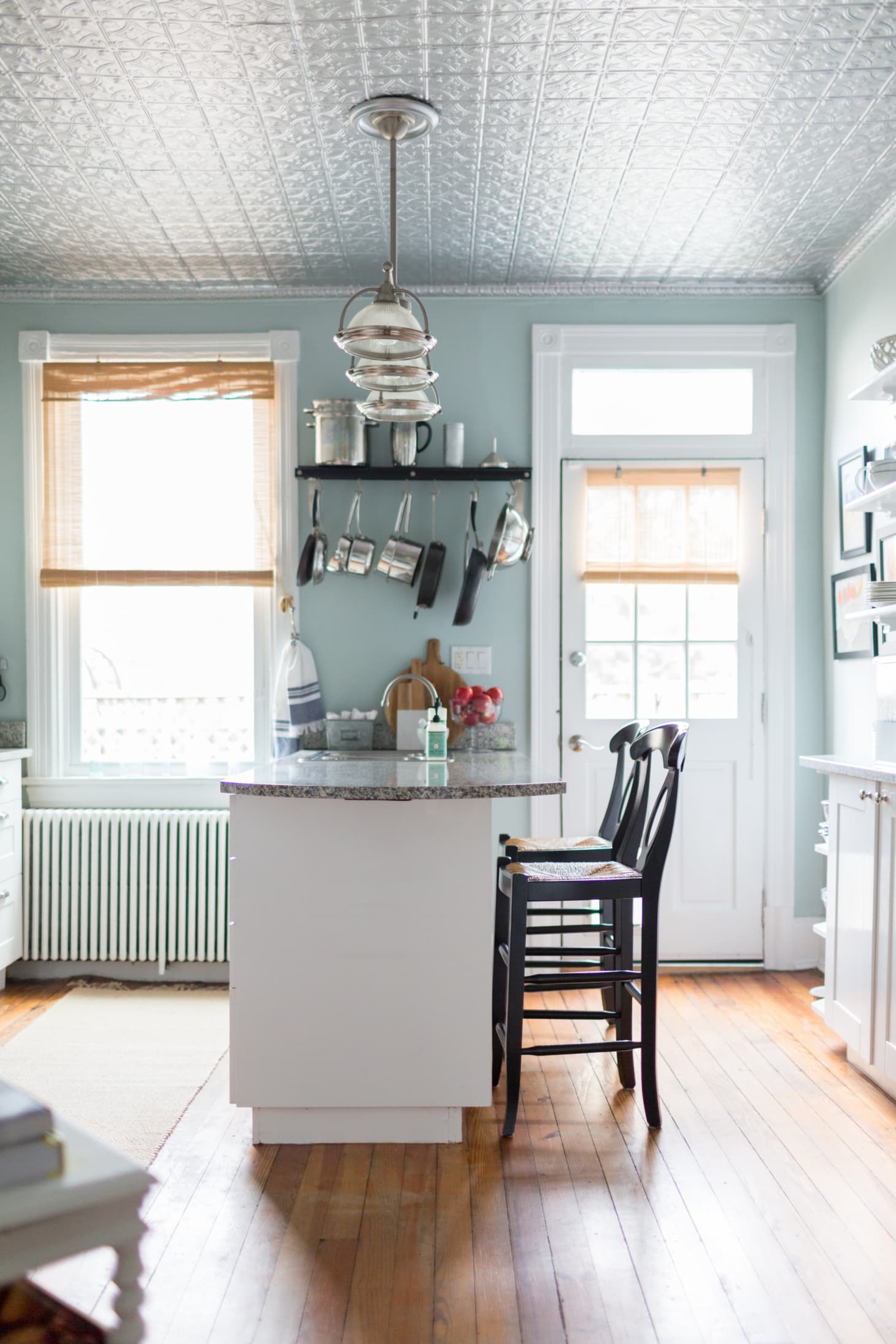 7 Low-Cost (or Free!) Kitchen Staging Ideas Professionals Swear By ...