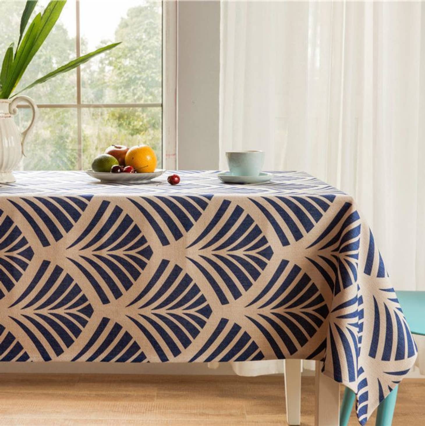 Stylish Indoor and Outdoor Tablecloths for Summer | Apartment Therapy
