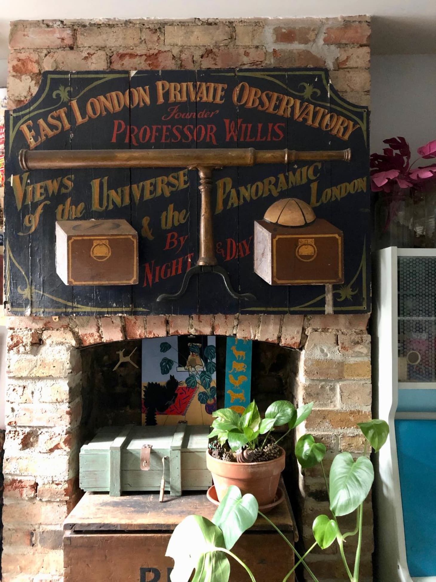 9 Things Interior Designers Still Have from Their First Apartments ...