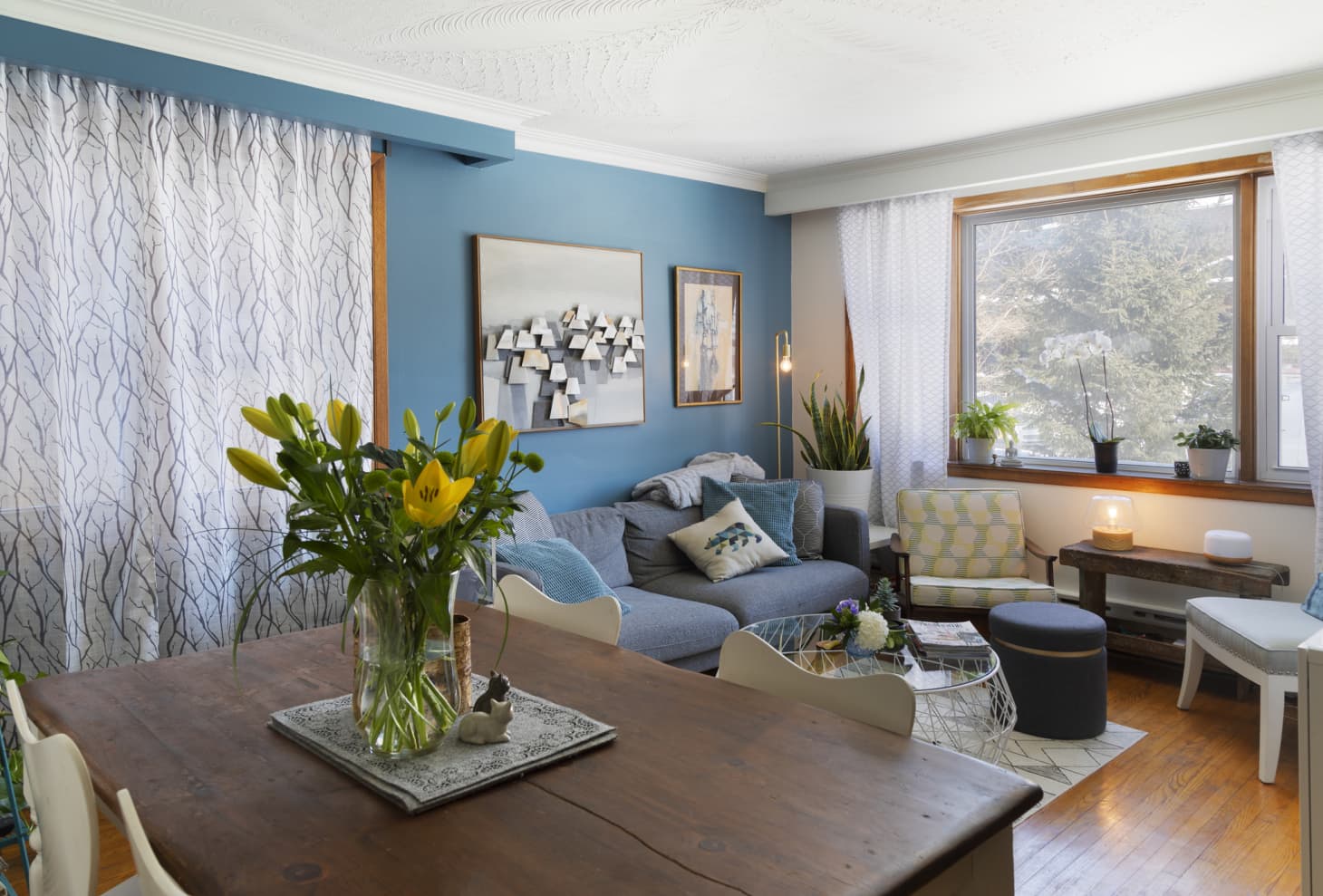 480-Square-Foot Home Blue Small Space Apartment | Apartment Therapy