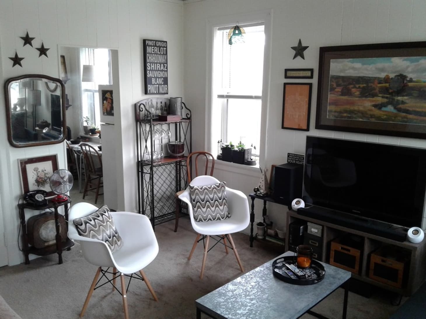 425 Square Foot Farmhouse Industrial Studio Apartment | Apartment Therapy