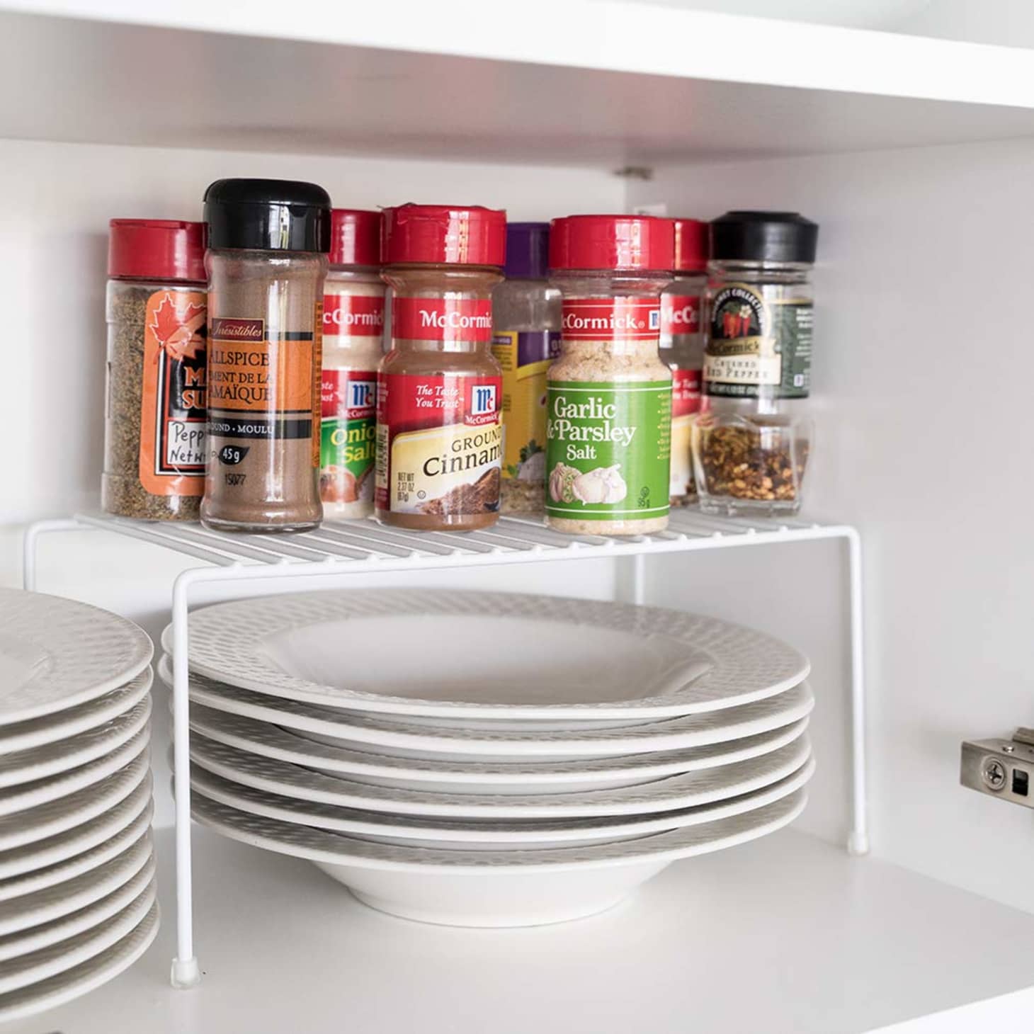 How to Use Wire Shelves and Baskets to Organize Kitchen Cabinets ...