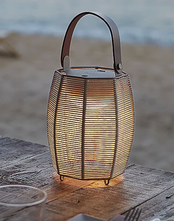 20+ Balcony Lighting Ideas to Brighten Your Outdoor Area | Apartment ...