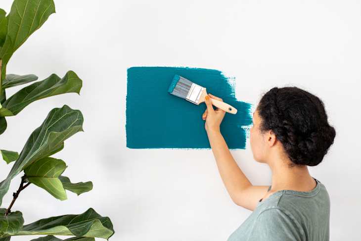 Interior Designers Swear By This “8-Inch” Paint Rule | Apartment Therapy