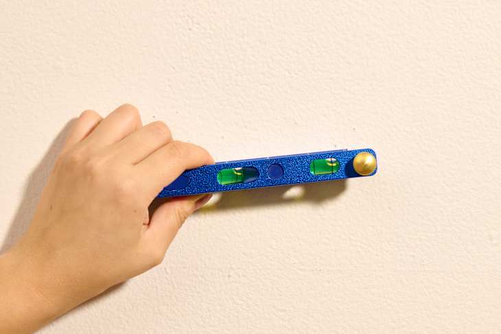 How to Use a Level for Beginners: Everything You Need to Know ...