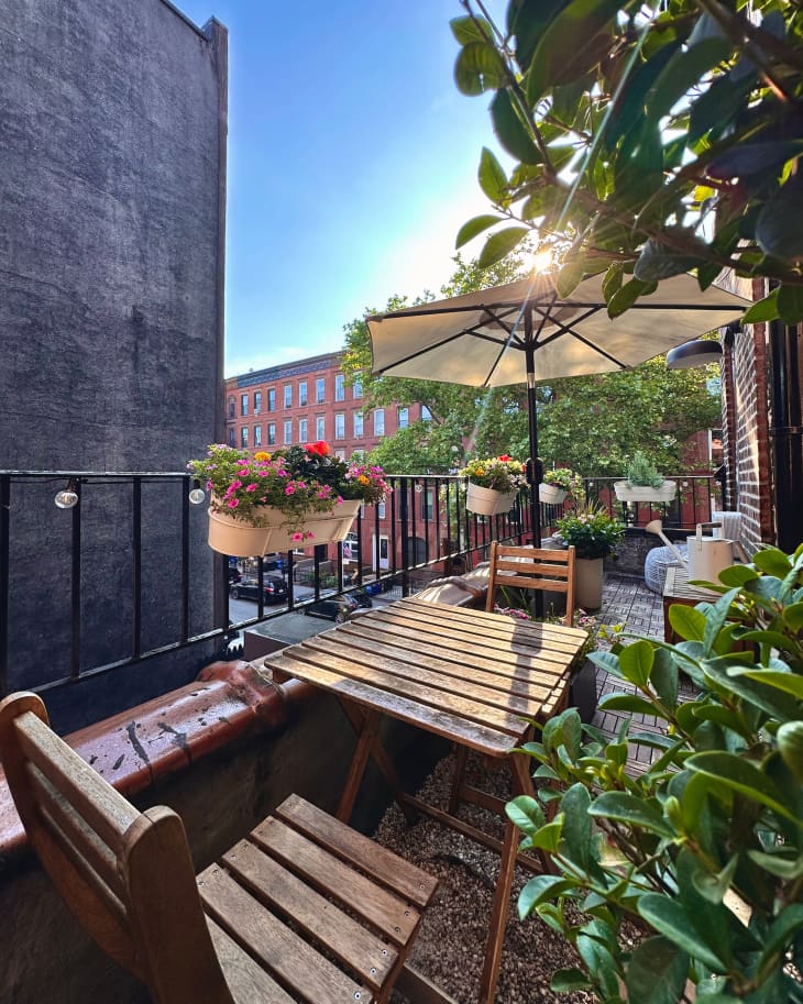 An NYC Balcony Transforms into a Lush Oasis for $2,000 | Apartment Therapy