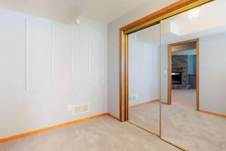 A $1,200 Home Office Makeover Has the Smartest IKEA Desk Hack ...