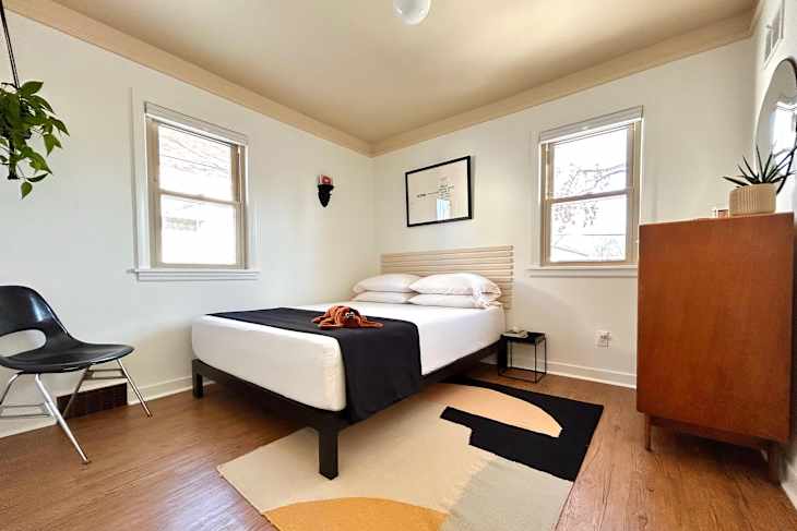 How I Zhuzhed Up a Boring Bedroom Ceiling | Apartment Therapy