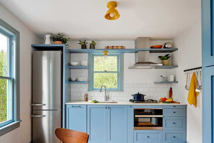 This "Dark and Bland" Kitchen Got a Cheery Blue Makeover | Apartment ...
