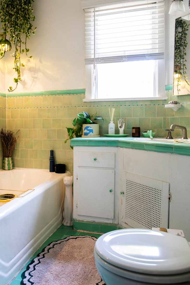 See Seafoam Colors in Real People’s Homes (It’s Refreshing) | Apartment ...