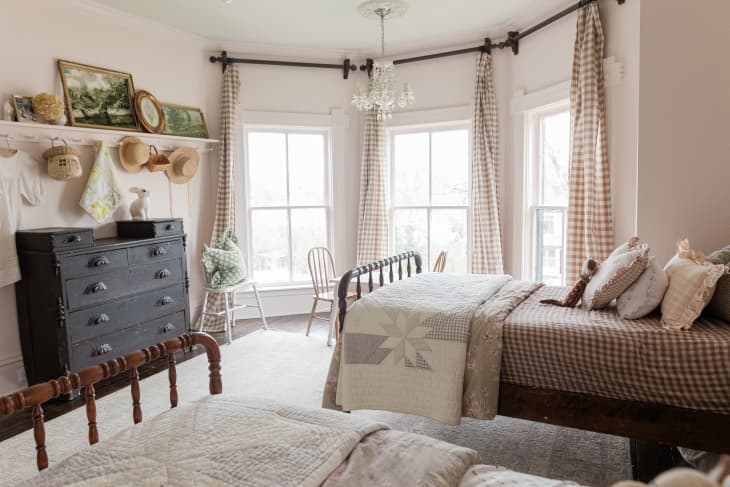 An "Overbearing" Green Bedroom Gets a Cottagecore Makeover | Apartment ...