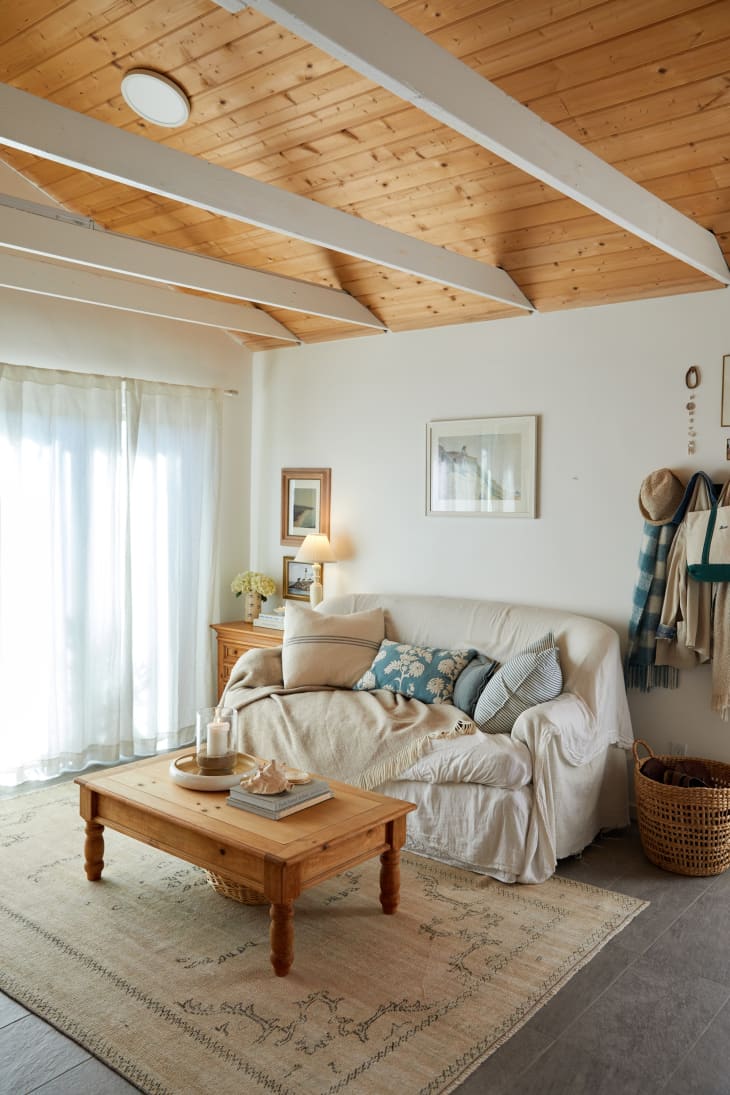 7 Ways to Fix a "Cold and Uninviting" Living Room | Apartment Therapy