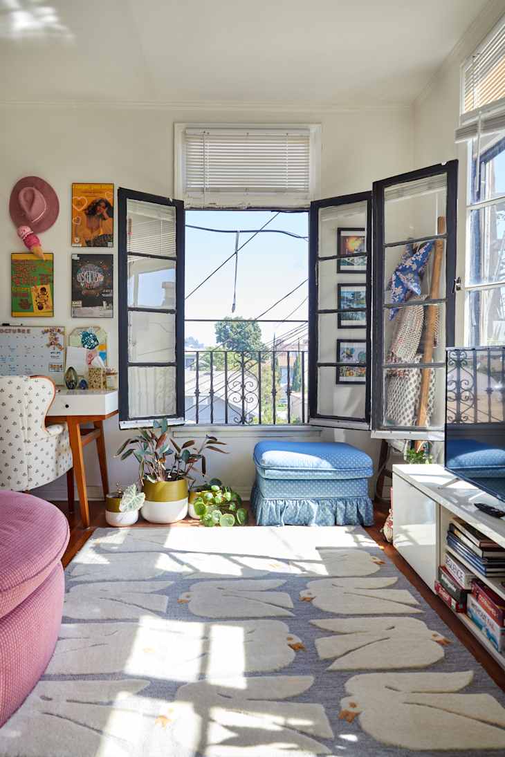 See Inside This LA Writer’s Colorful 450-Square-Foot Studio | Apartment ...