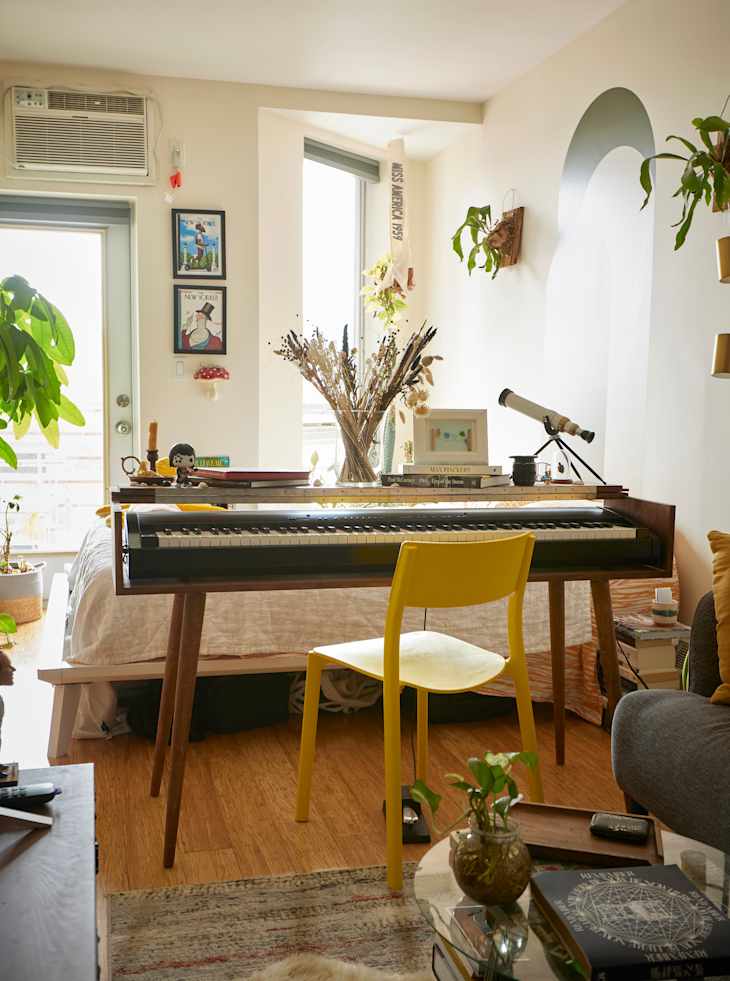 Tour Actor Matthew Jeffers’ 550-Square-Foot Brooklyn Studio | Apartment ...