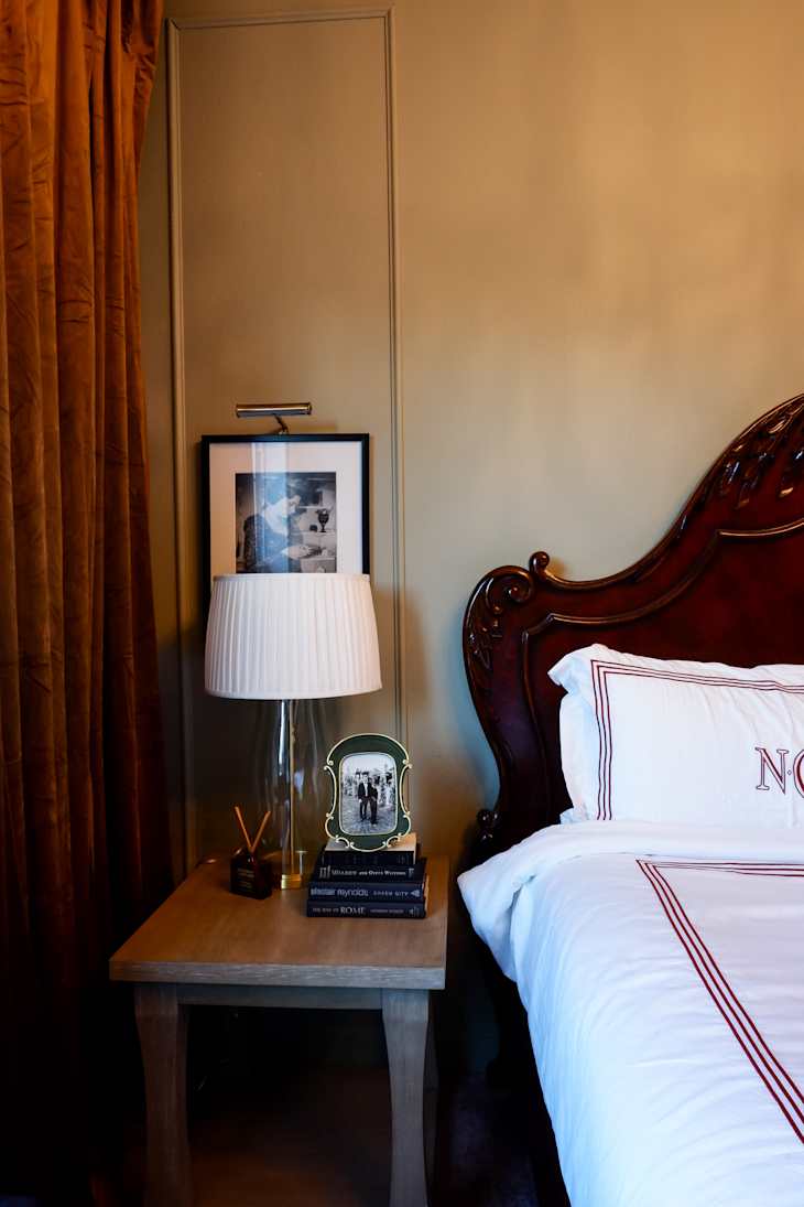 A “Standard” Gray Bedroom Gets a Hotel-Inspired Makeover | Apartment ...